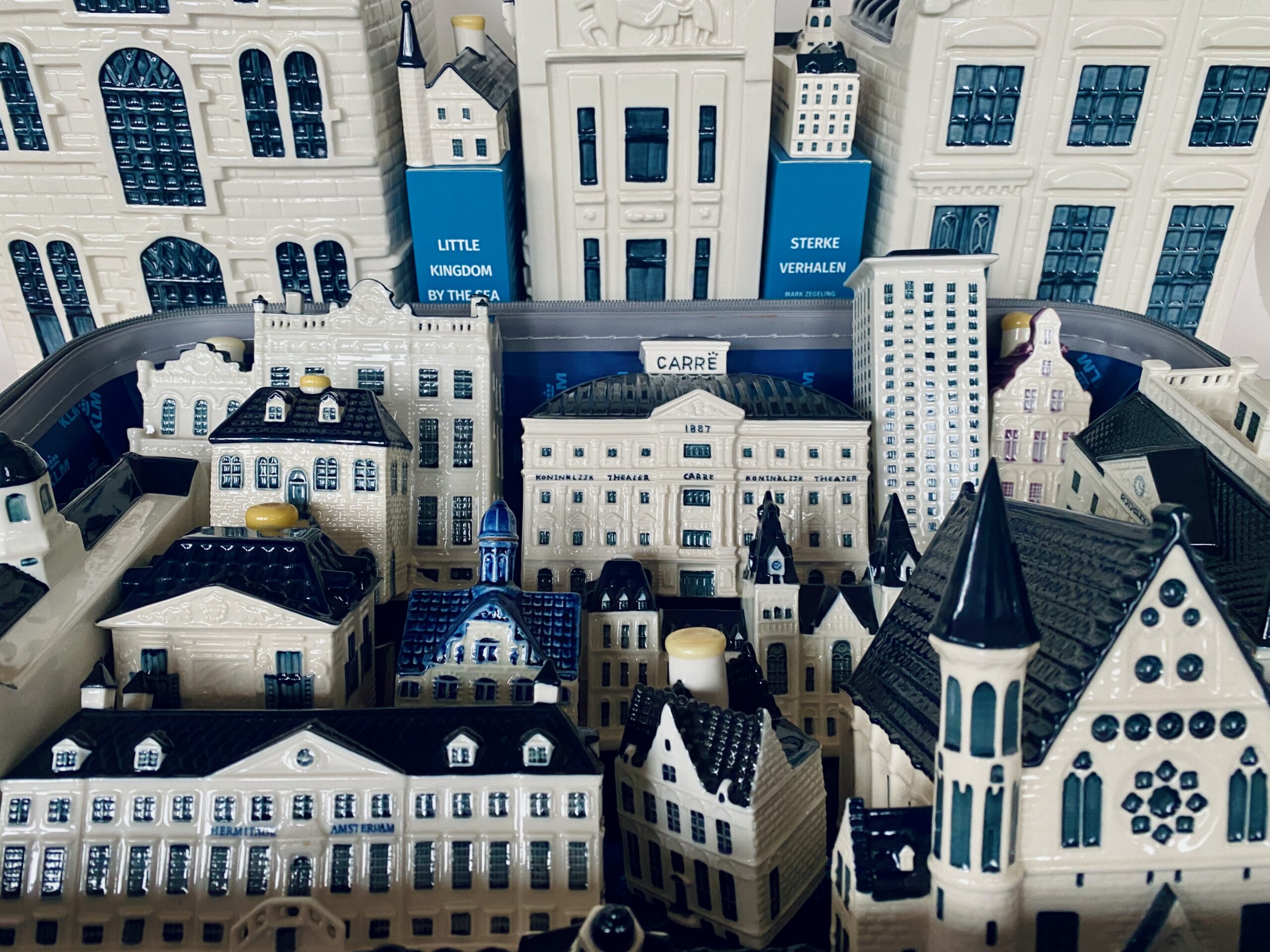 KLM HOUSE INDEX 2024/2025: DISCOVER THE VALUE OF ICONIC DELFT BLUE ...